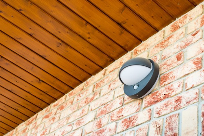 Benefits of Motion Activated Lights in Your Yard | American Alarm